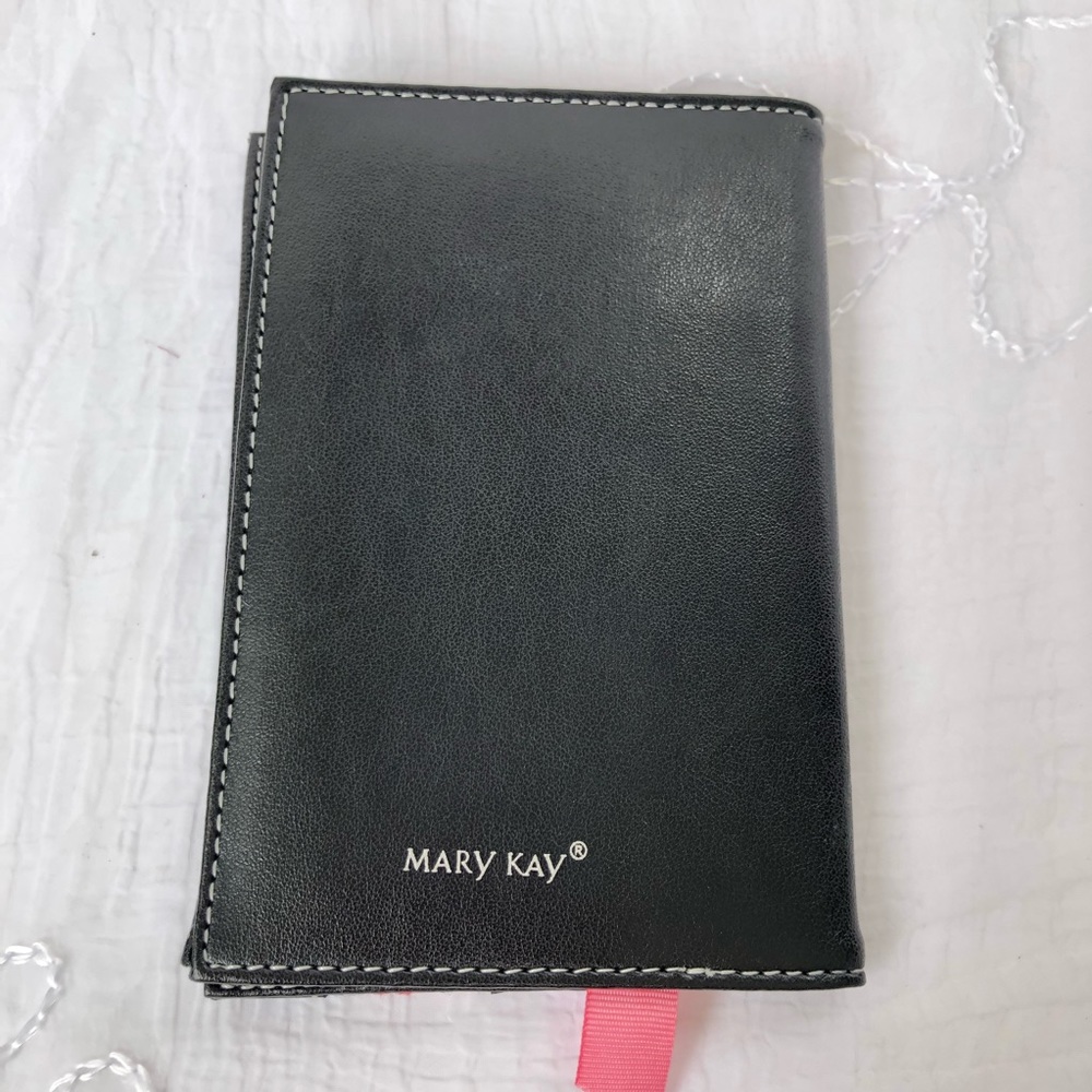 Mary Kay Black & Pink Passport Holder. Nwot. - Gem